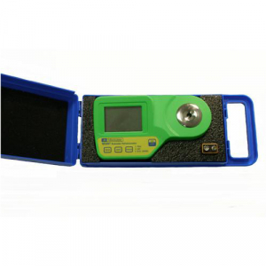 Buy Milwaukee MA887-BOX, Salinity Refractometer Kit - Mega Depot